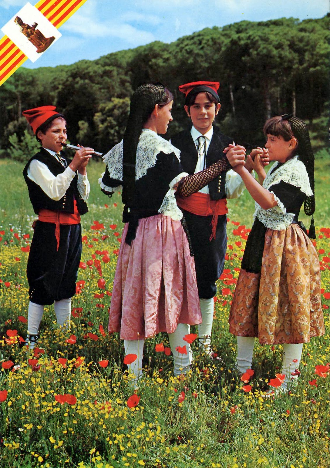 FolkCostume&Embroidery: Overview of the Folk Costumes of Europe