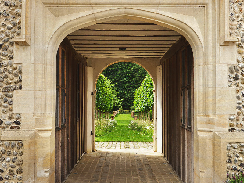 Landed families of Britain and Ireland: (306) Bacon of Redgrave Hall ...