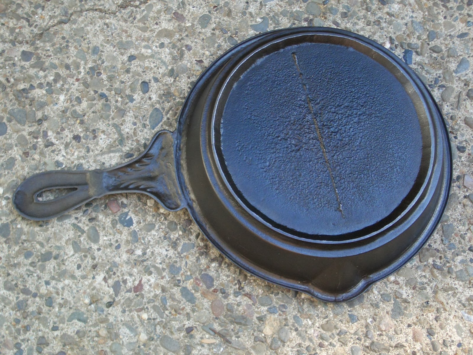 Early Cast Iron Skillets: An introduction to early american cast iron ...