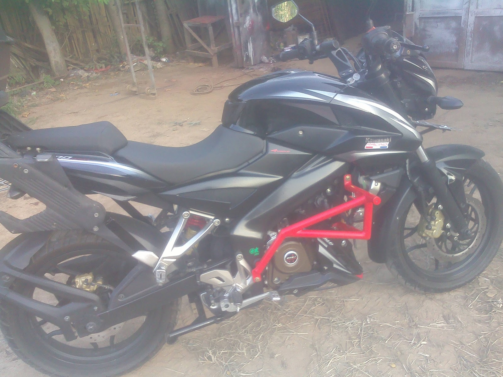 CUSTOM ENGINE GUARD,CRASH BAR,TUBULAR,SIDE GUARD,ENGINE COVER,BREKET ...