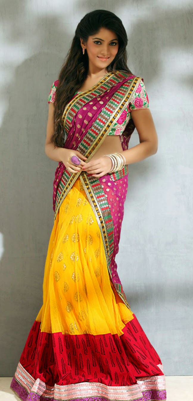 sexy desi bhabhi mukta hot saree pallu drop exposing big juicy mangoes ...