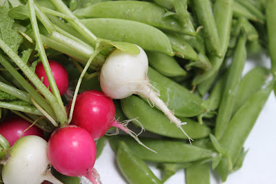 A Girl, a Market, a Meal...: Early Risers