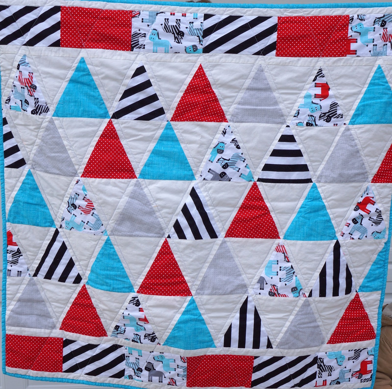Lo, Ray, & Me: Zebra Triangle Baby Quilt