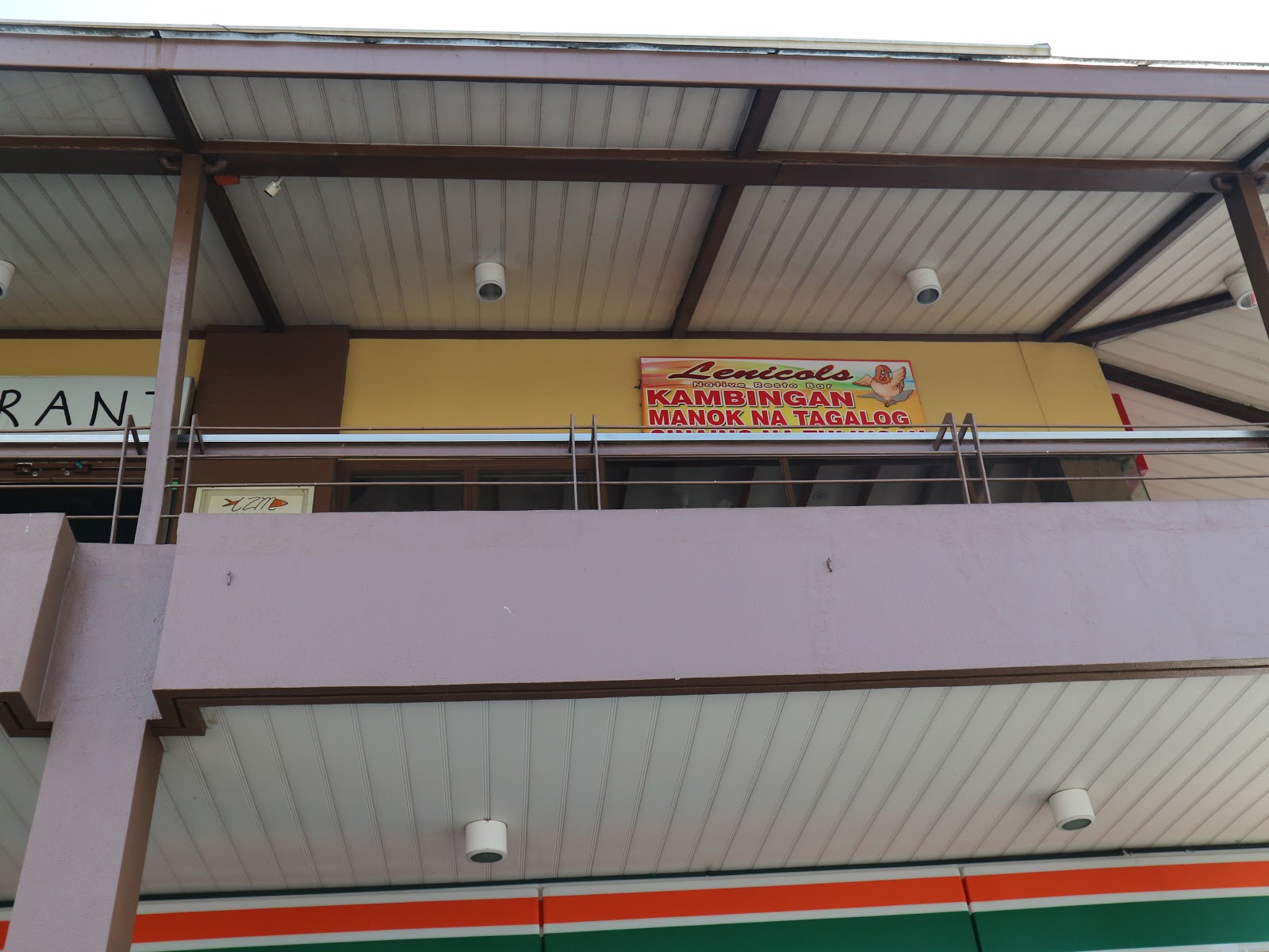 Lenicols "native resto bar" in Tagaytay