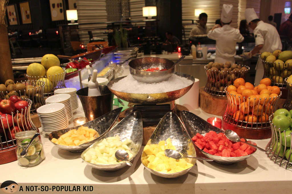 Eat-All-You-Can Buffet in The Café of Hyatt City of Dreams - A Not-So ...