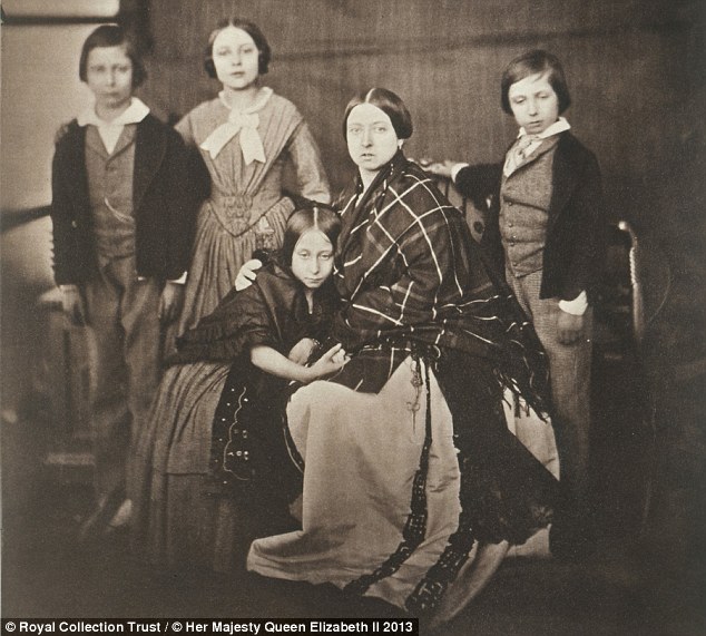 THE SAVVY SHOPPER: Queen Victoria's Family Pictures
