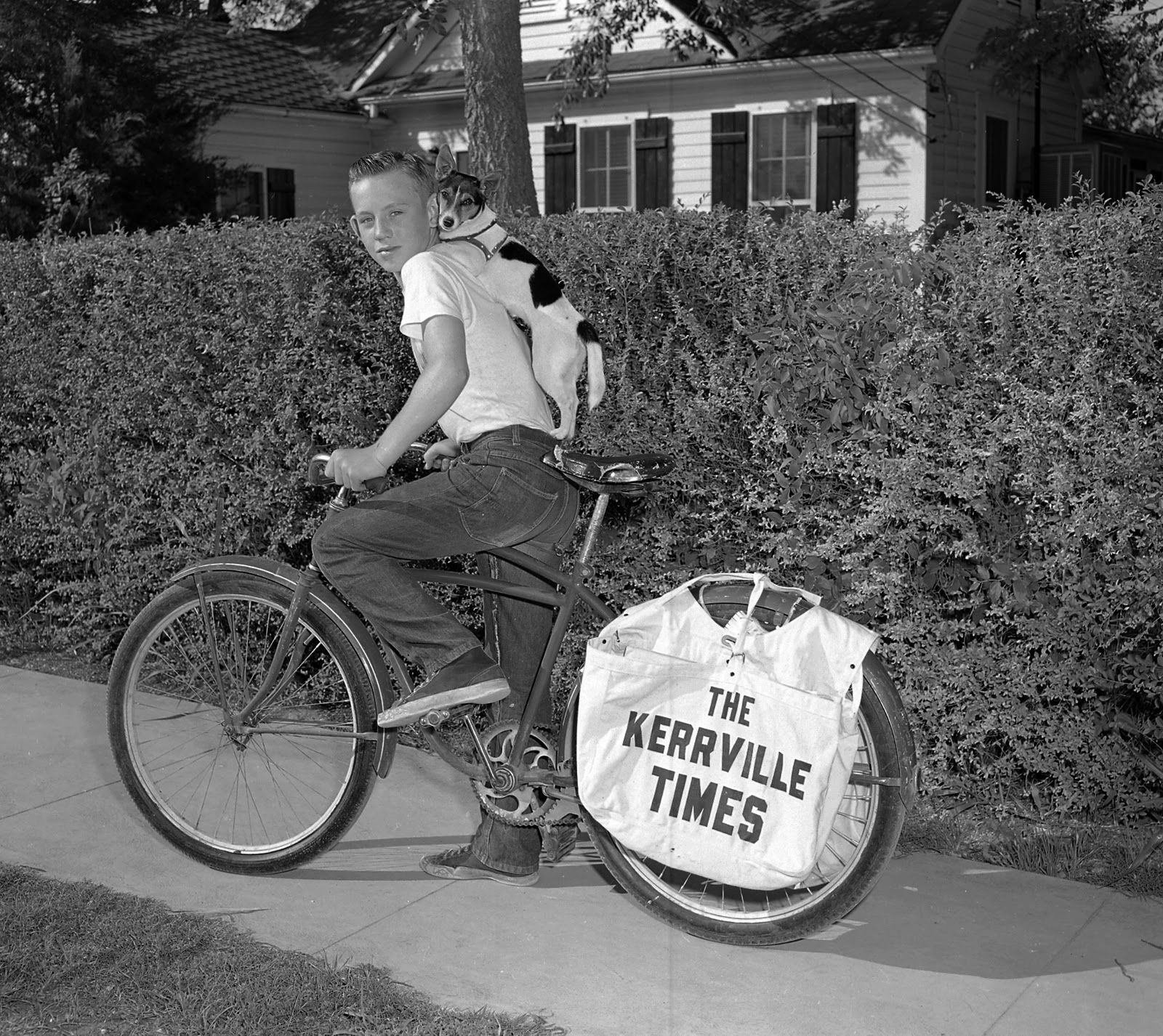 Joe Herring Jr.: Kerrville Times paper boy, late 1950s