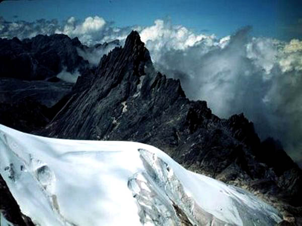 Geology, Access, Glaciers and climbing Of Puncak Jaya ~ Great Mountain