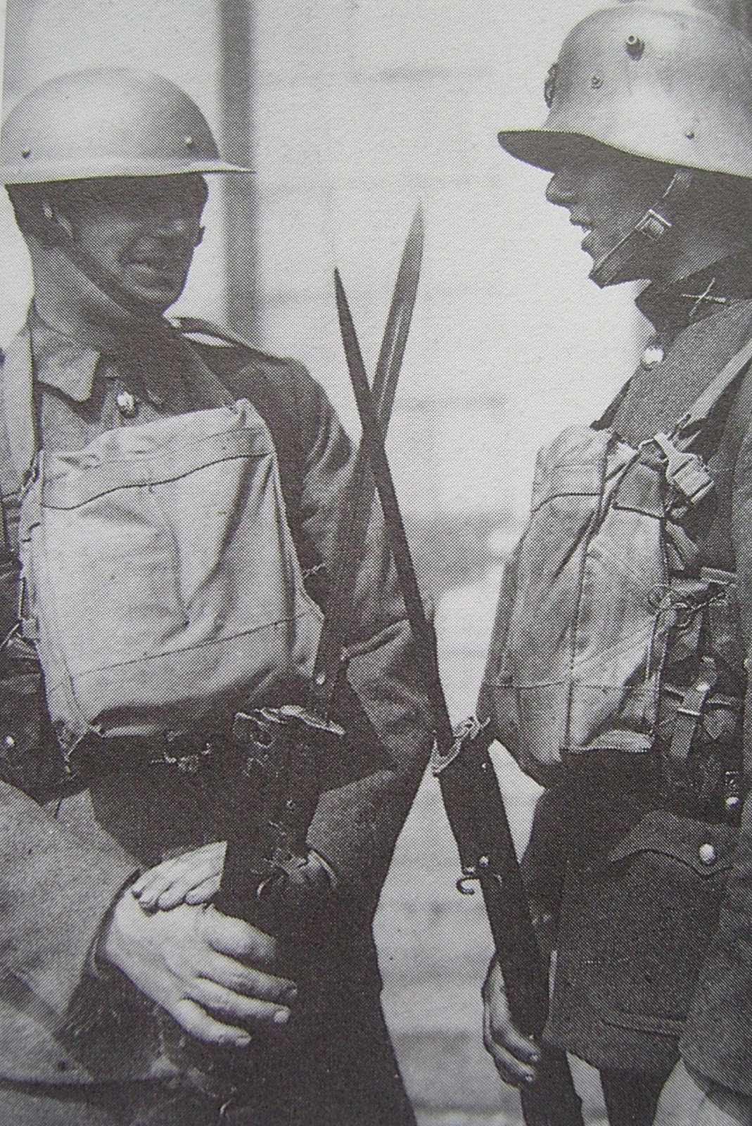 Mannie Gentile: Combat Helmets of the 20th Century: Republic of Ireland ...