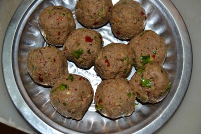 Vaniensamayalarai: Mutton Kola Urundai - Madurai Kumar Mess Special