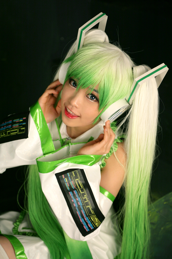 Mini Akiba: Tomia cosplay *as Negi Miku