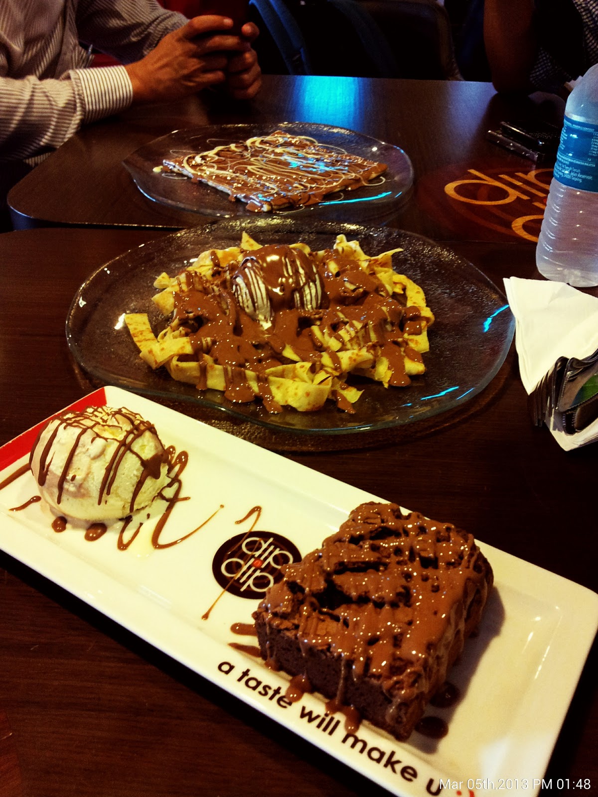 Mr. Mon's Journey....: Dip n Dip - Awesome dessert cafe!!!