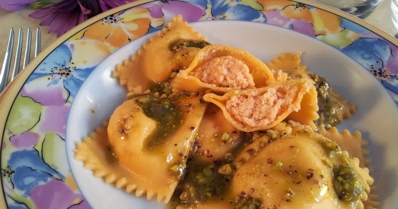 Il quaderno di Chiaretta: Ravioli rosa al salmone
