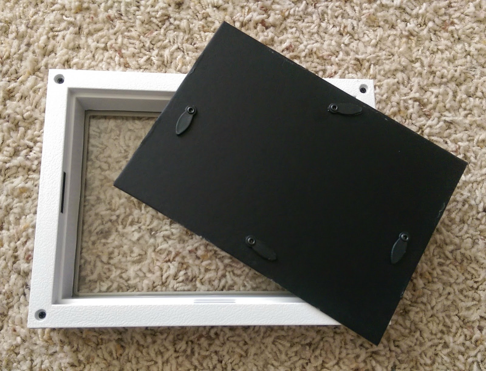 JessicaRose Home Decor: How-To: Framed Antique Skeleton Keys