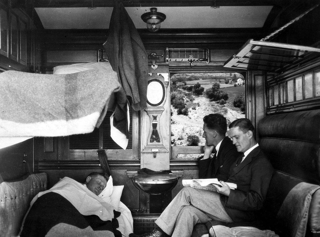 Interesting Snapshots Document Passengers on the Trains in the Early ...