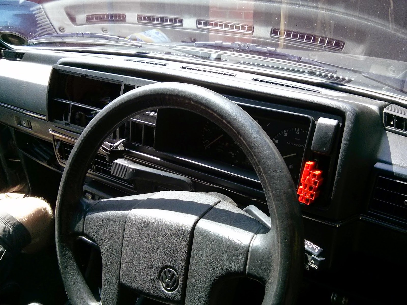 Life with a 1989 VW Golf Mk2 GTI 16V: Golf Mk2 Horn Blows Fuse - Horn ...