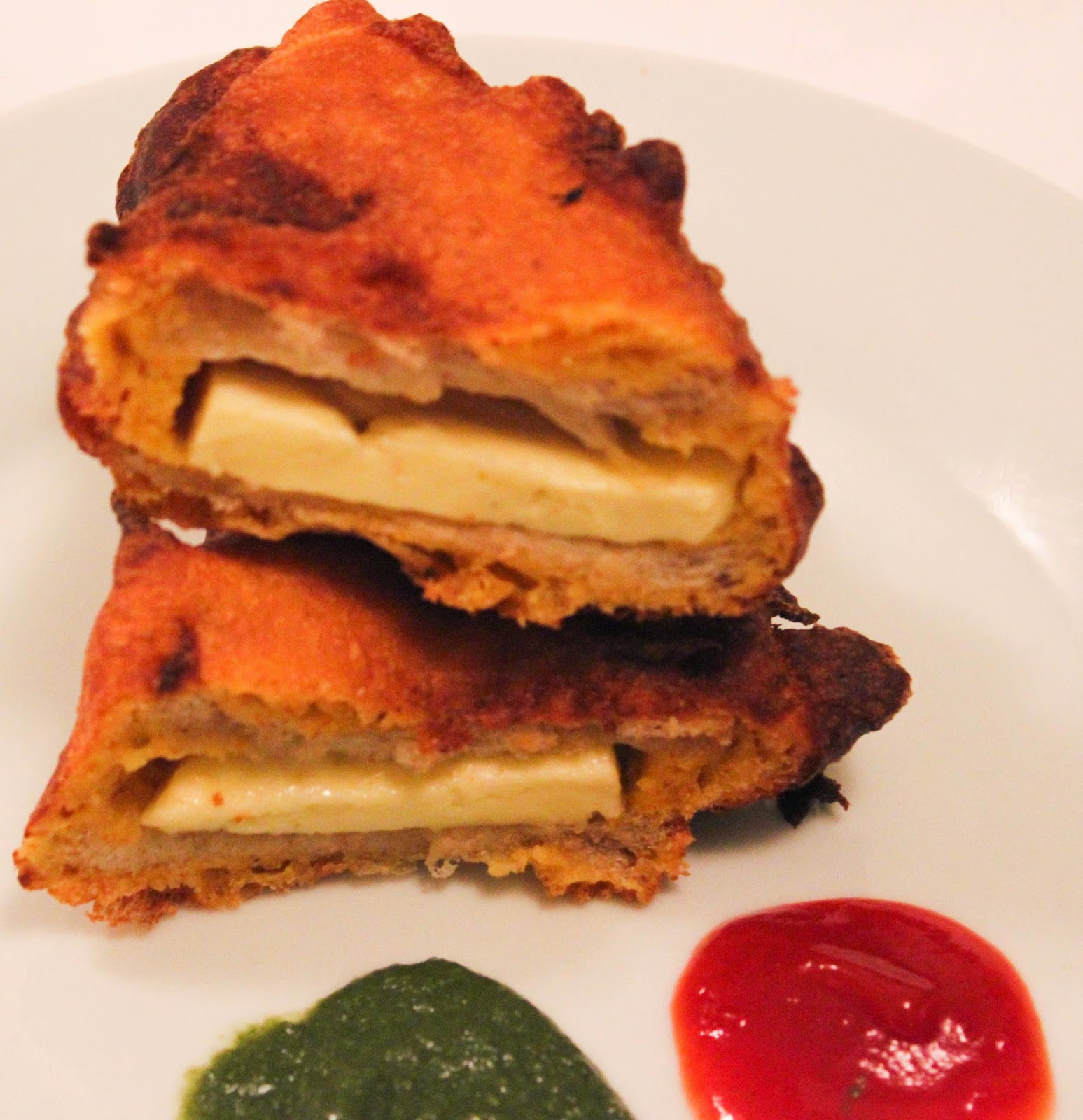 Lakshmi's Kitchen: Paneer Sandwich Pakodas