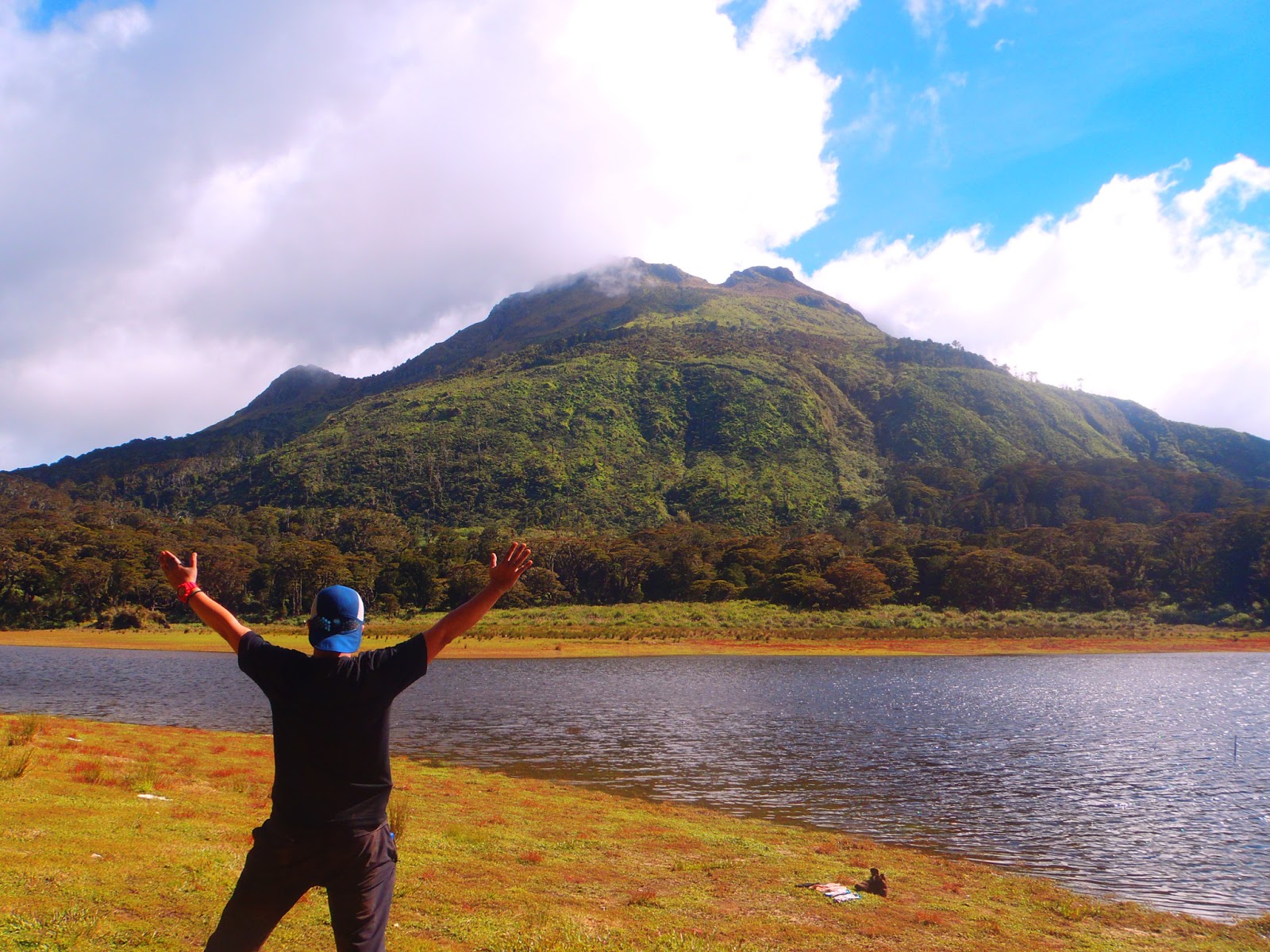 A day in the Hike: Talomo-Apo Traverse Day 2