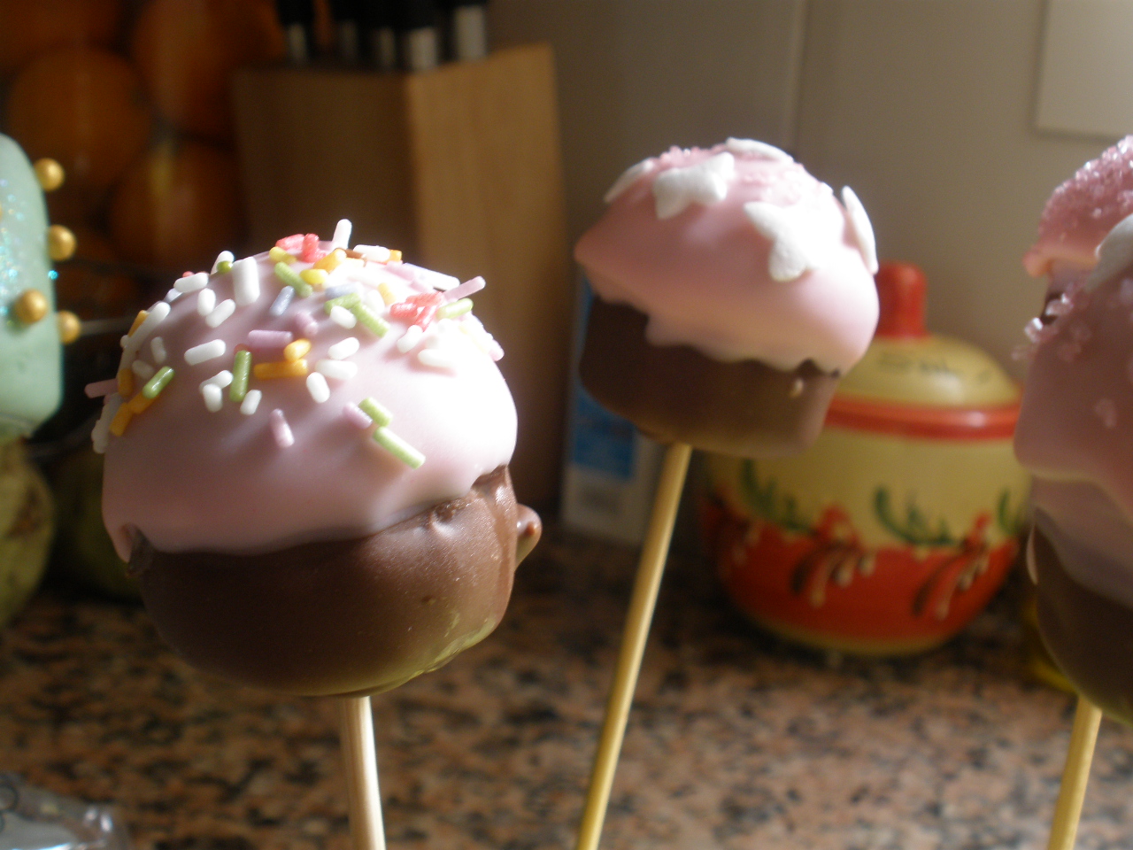 Cosas ricas y de buen ver: PIRULETAS BOMBÓN (CAKE POPS)