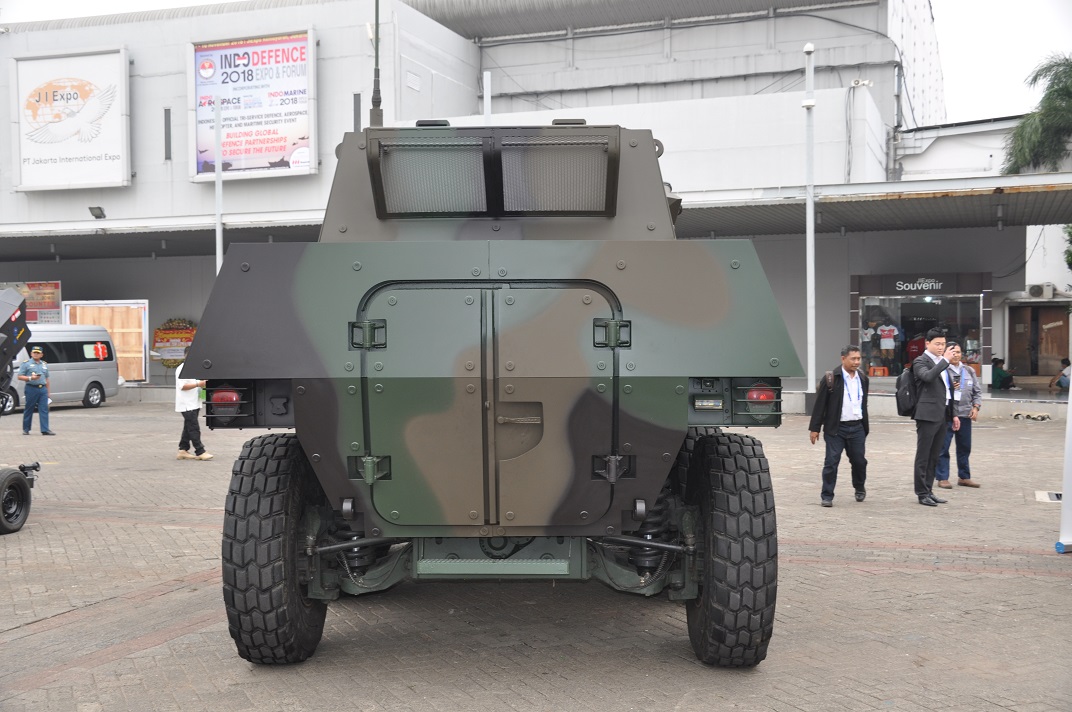 DEFENSE STUDIES: Panser Badak Pindad Segera Masuk Jalur Produksi