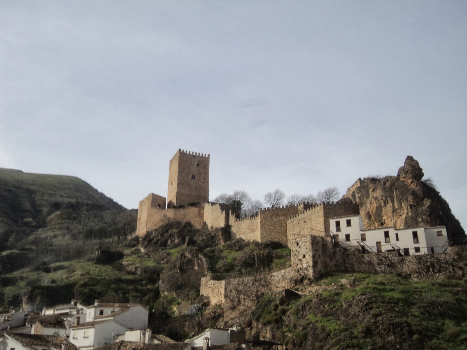 TRAS LAS HUELLAS DE HERÓDOTO. . . : CASTILLO DE LA YEDRA