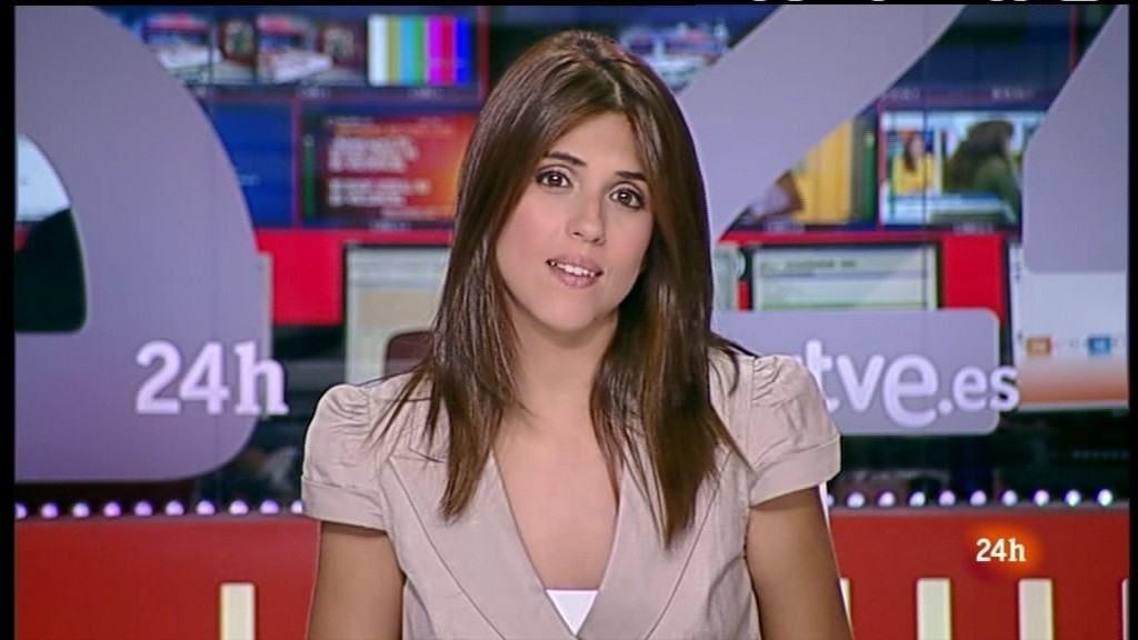 Presentadoras bastante petables - Página 11