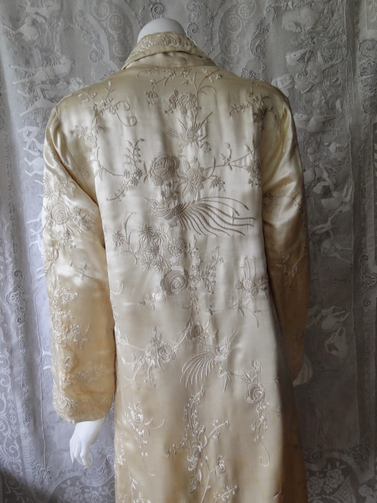 Buyer & Seller of Antique Lace, Fine Linens, Vintage Clothing, Haute ...