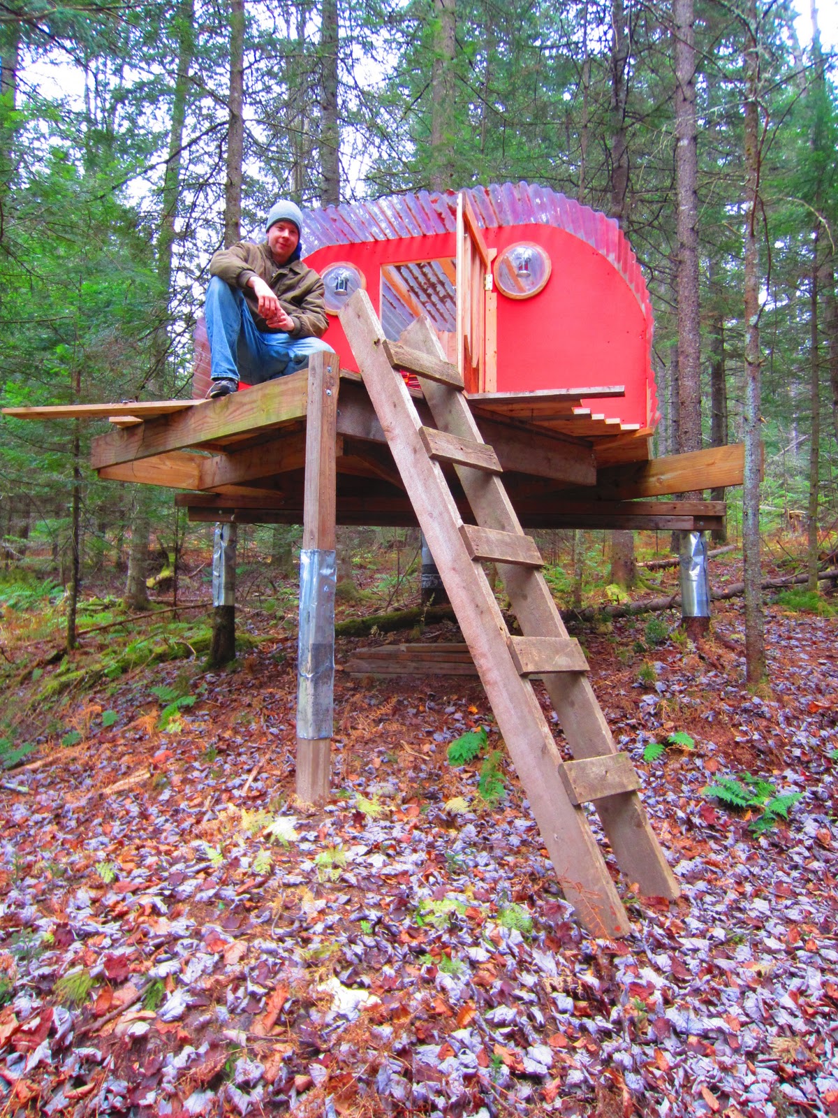 Relaxshacks.com: More treehouse/micro shelter photos- "The U.B. 30" a ...