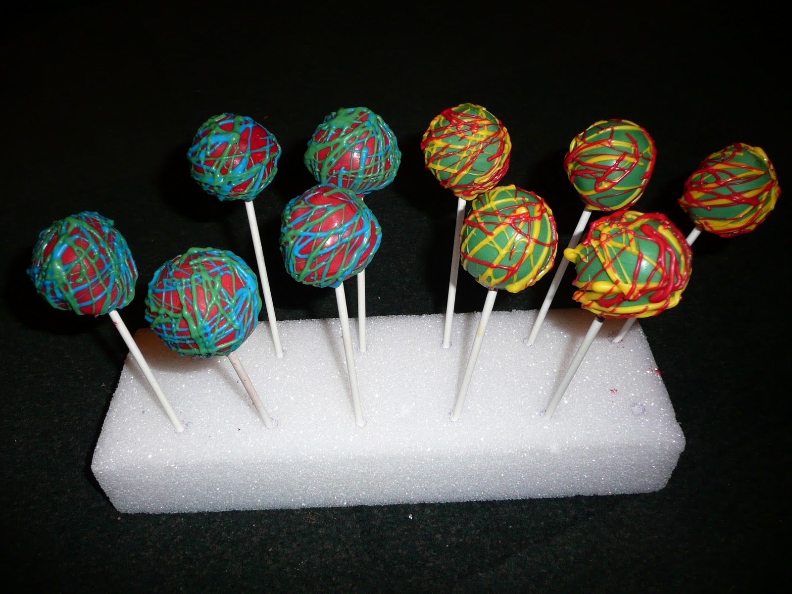 Desserts by Robin: Good Night Moon Cake Pops
