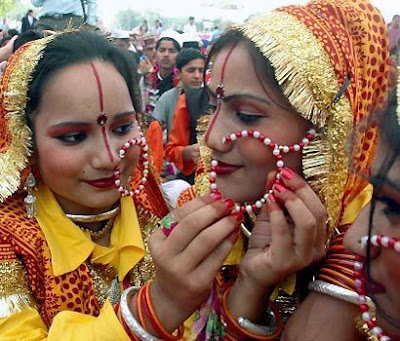 Traditional Fashion: India (Uttaranchal) - Beauty and Trends