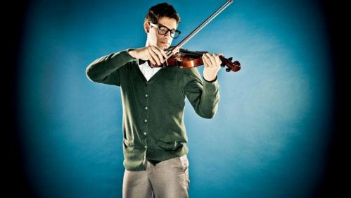 “Que bom. Pelo menos um de nós é” – Schlomo Metzembaum