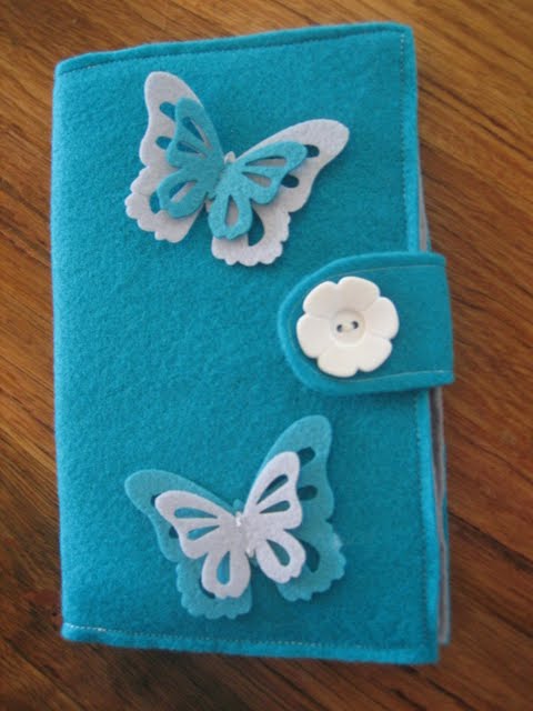 Let's go Moerkabout: Miss B's felt book cover tutorial