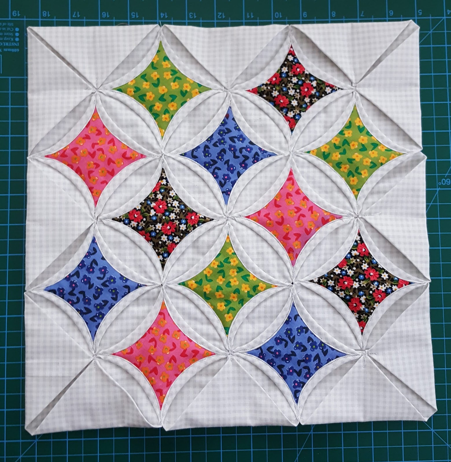 cathedral window cushion tutorial | All about patchwork and quilting