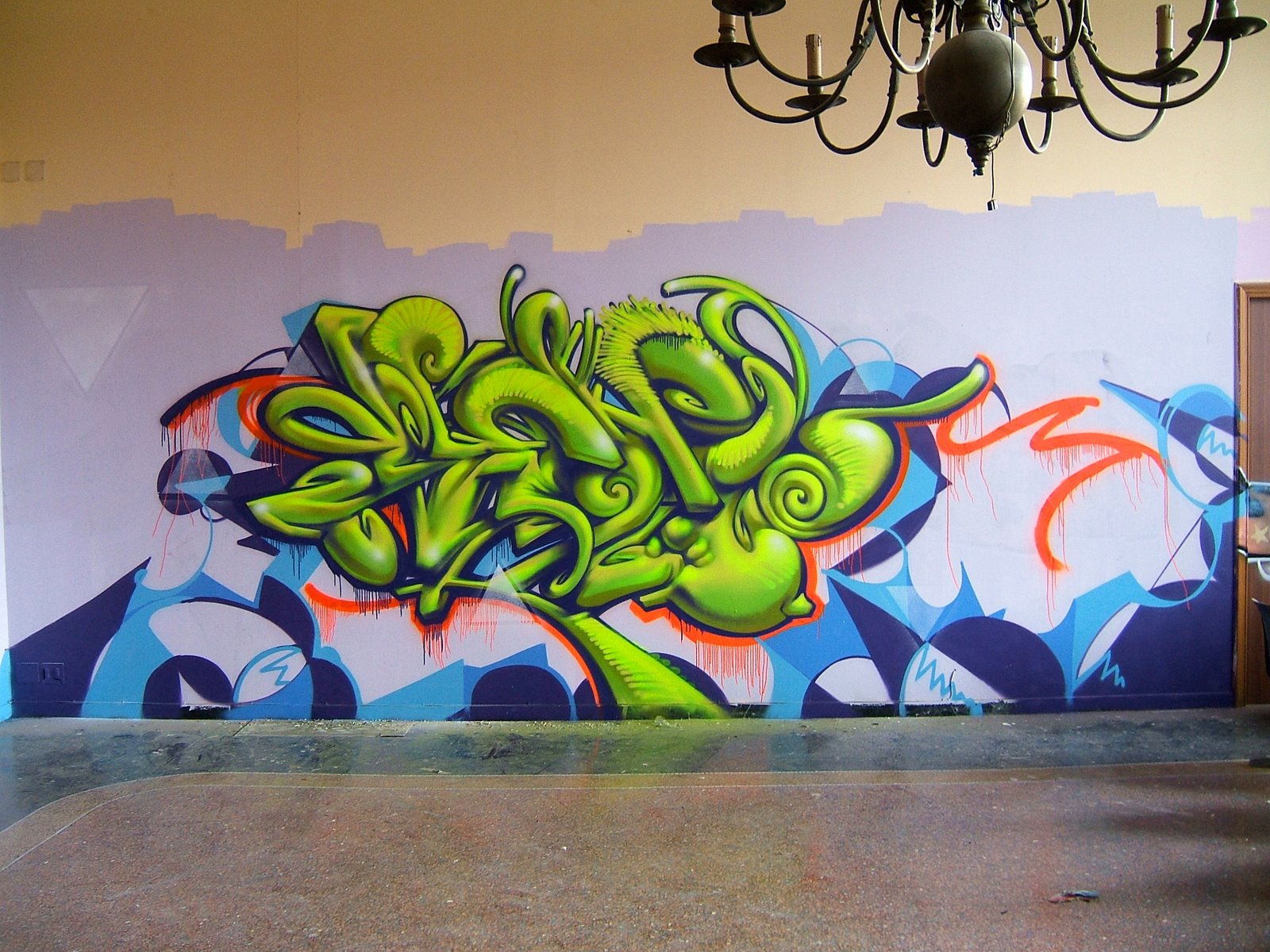 Creative Green Graffiti Buble Wall Design