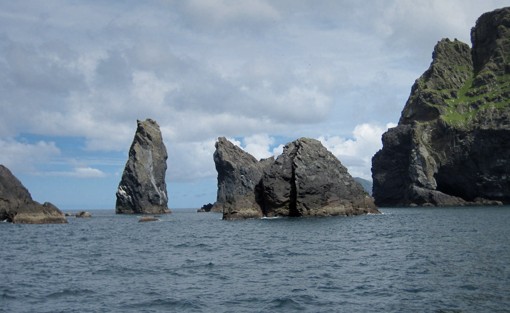 Sea kayaking with seakayakphoto.com: Let's do lunch, in Soay Sound, St ...
