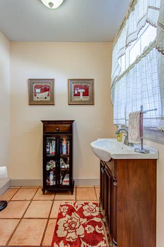 The Half Finished House: Welp, we moved!