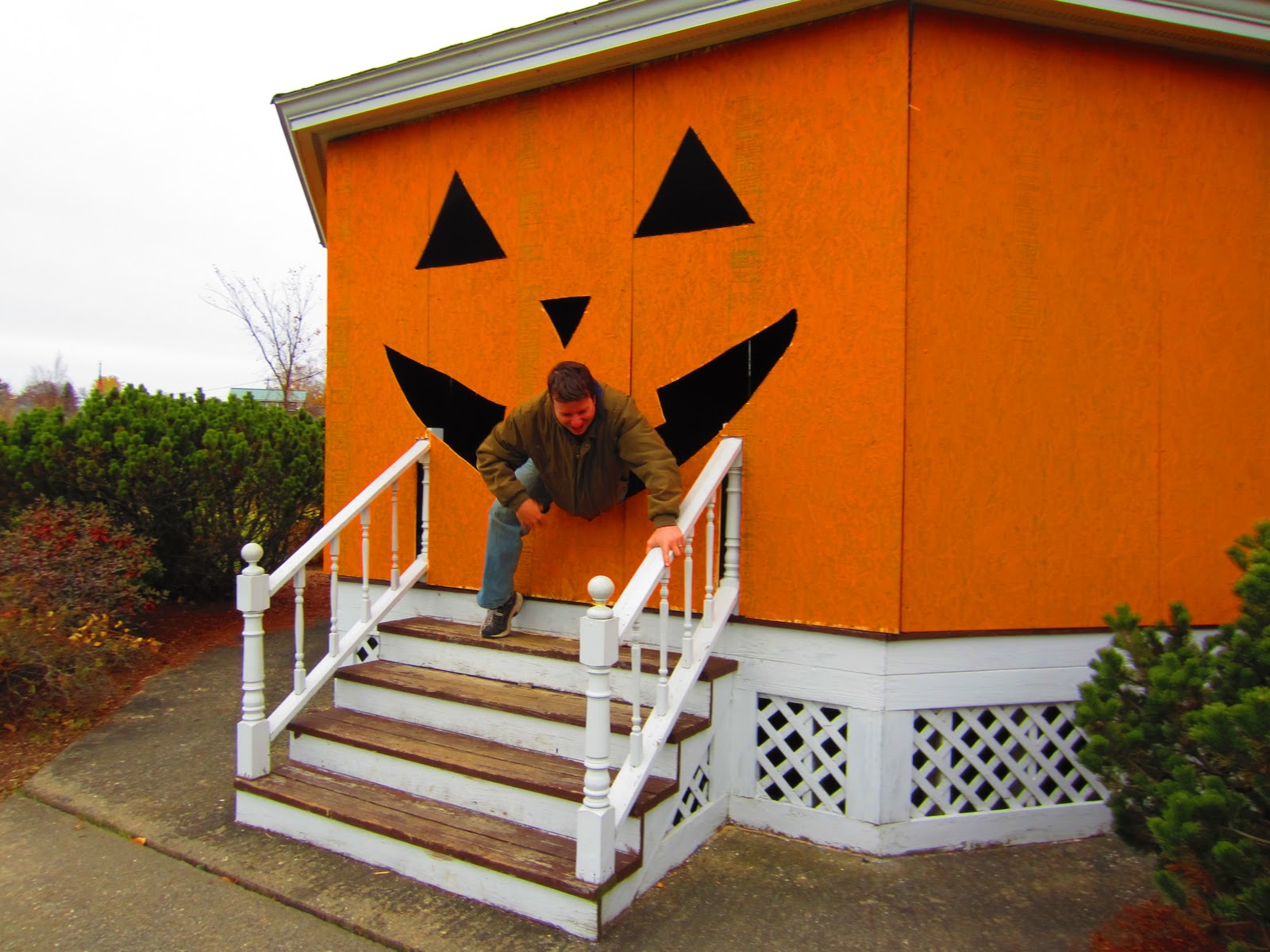 Relaxshacks.com: Happy Tiny-House Halloween- A Pumpkin Gazebo/Hut from ...
