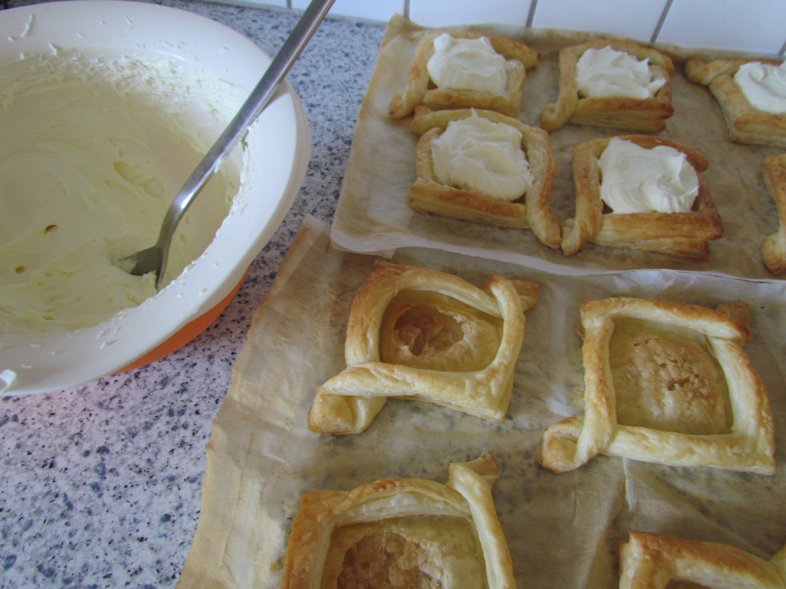 Zuckerschneckerls Tortenbilder: Himbeer-Blätterteig-Taschen