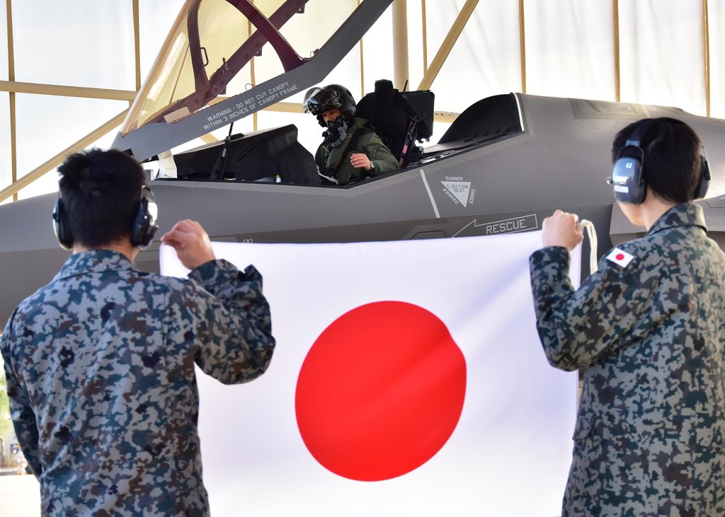 JAPAN PILOT FLIES F35 FOR FIRST TIME - Blog Before Flight - Aerospace ...