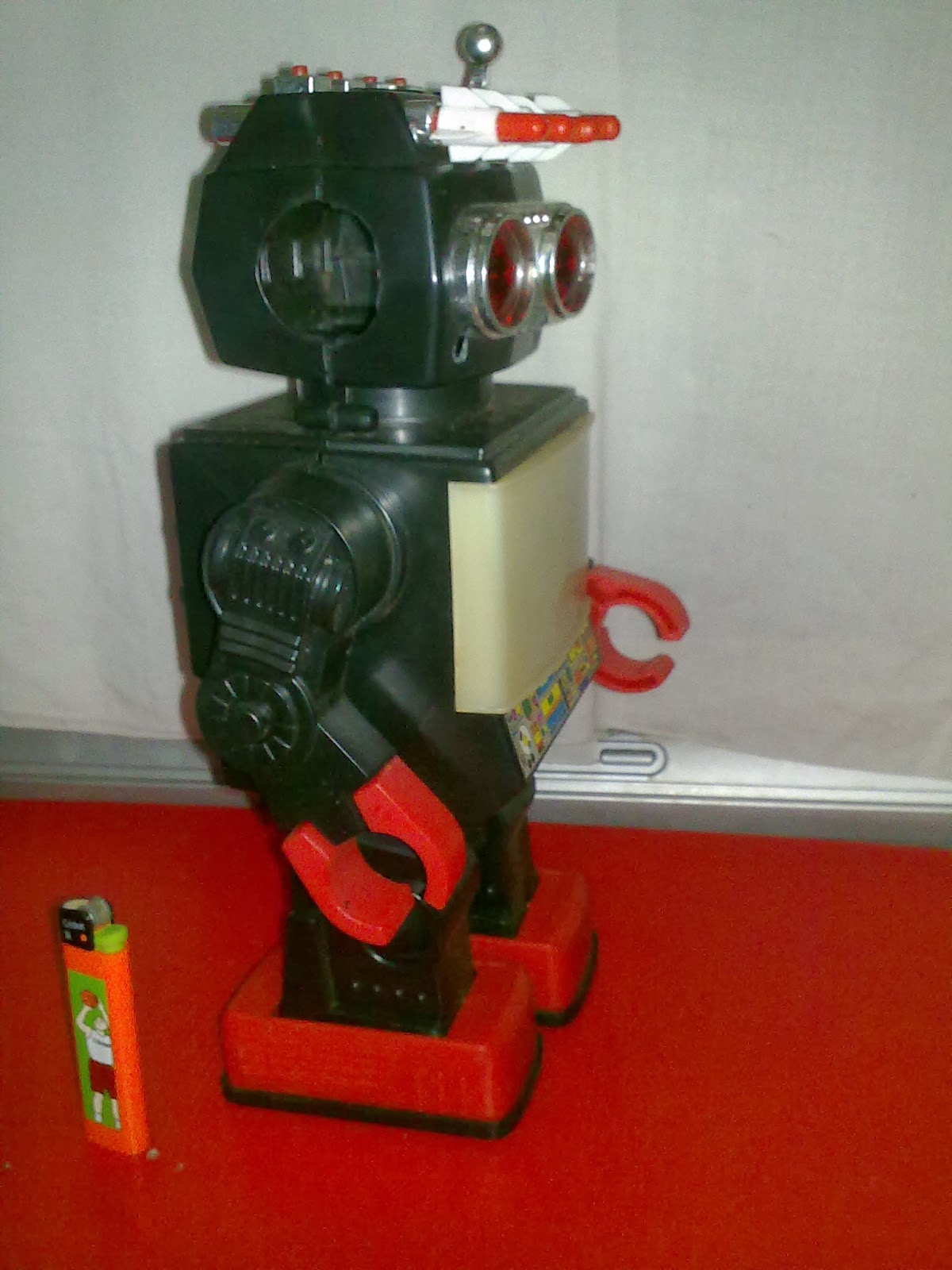 JADULCOLLECTIBLES: MAINAN JADUL ROBOT SATURN