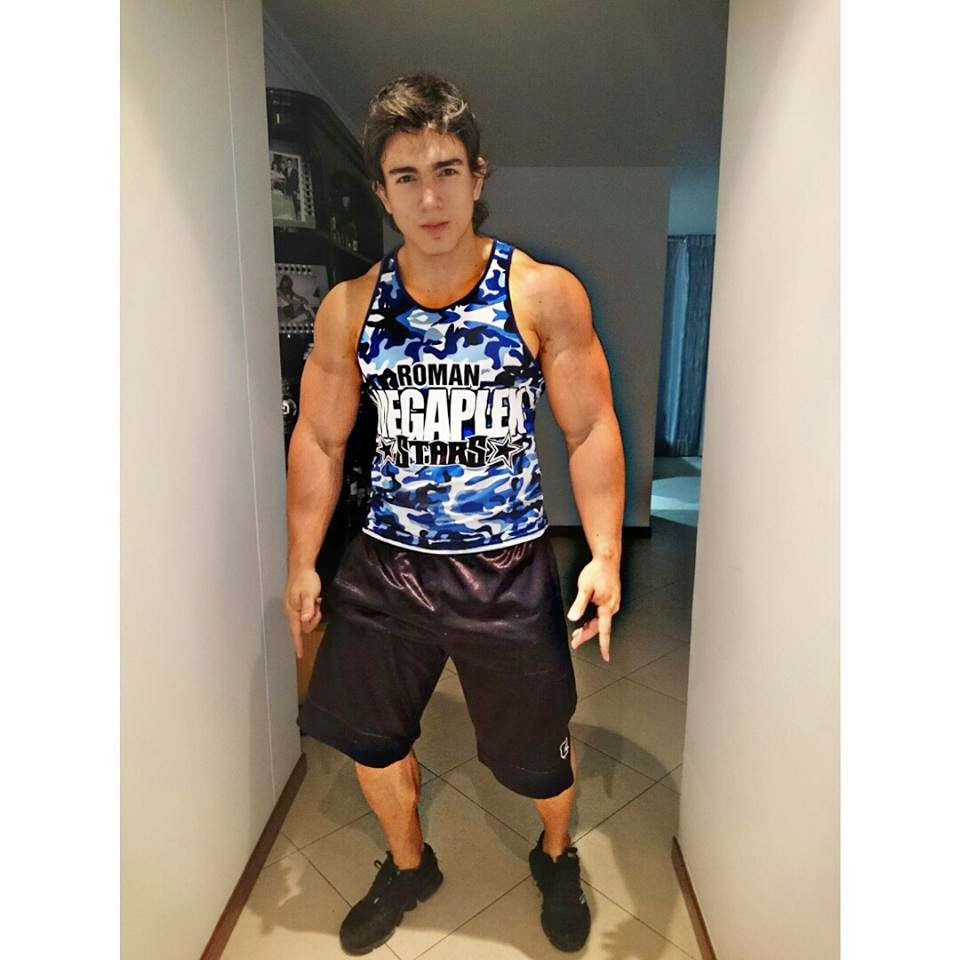 the beauty of male muscle: Roman