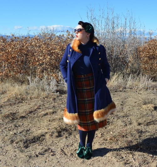 How To Wear a Snood - Fashion Inspiration | Tanith Rowan