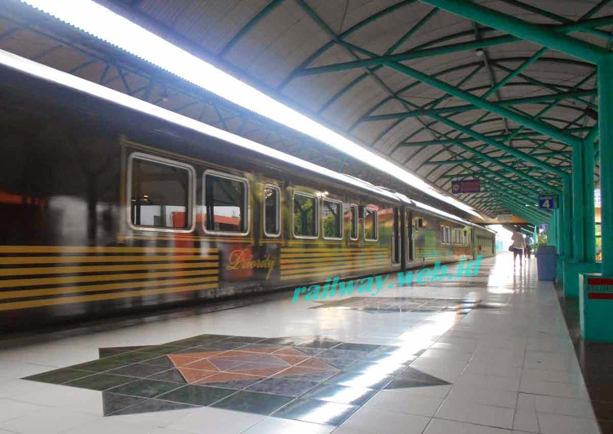 Ide 21+ Peluit Kereta Api, Gambar Rambu Rambu