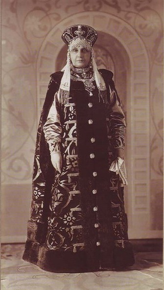 Local style: Russian nobles at the fancy dress ball of 1903