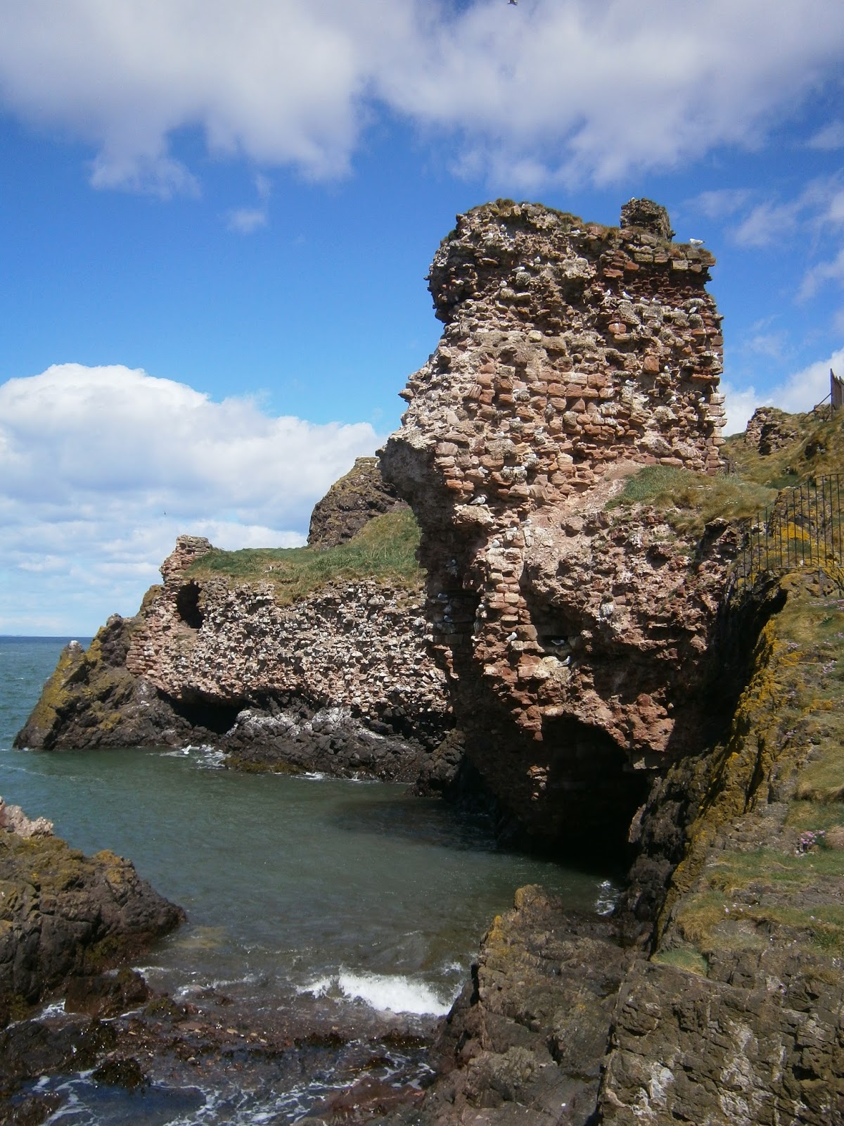The Scottish Ramblings of an English Lass: Dunbar Castle