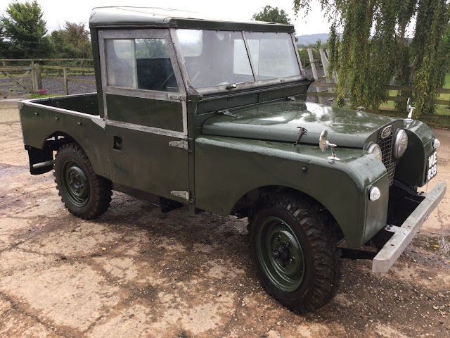 Landrover Defender: October 2016