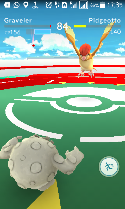 Pokémon GO - Fighting in Gym battles