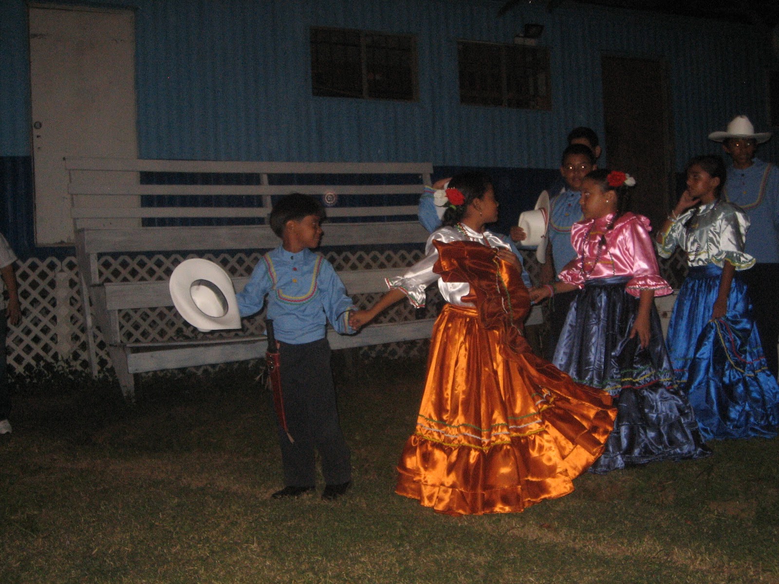 Adventures in Roatan, Honduras: Independence Night, 3-day weekend ...