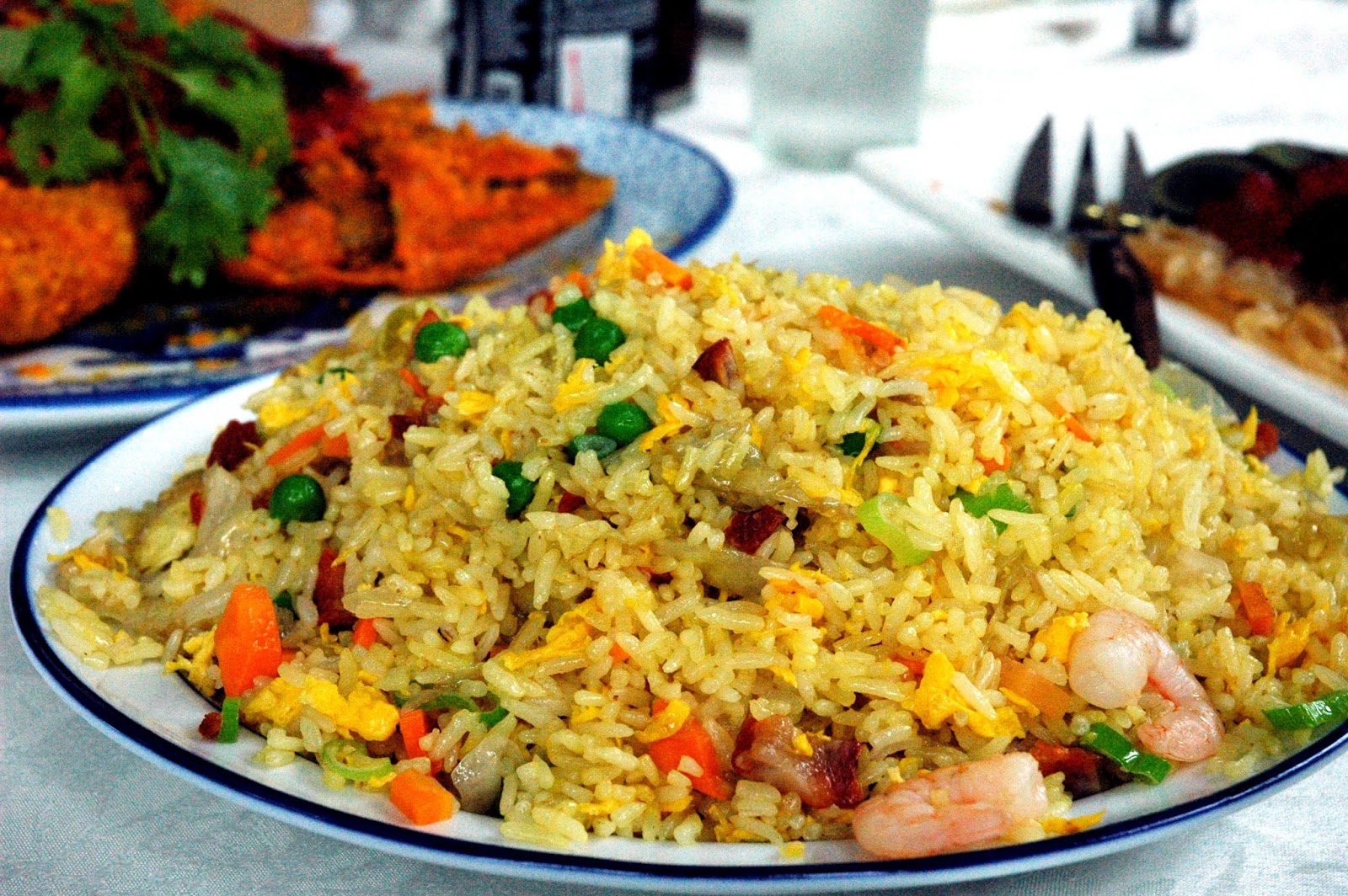 DUDE FOR FOOD: A Weekend Lunch at Gloria Maris Shark's Fin Restaurant ...