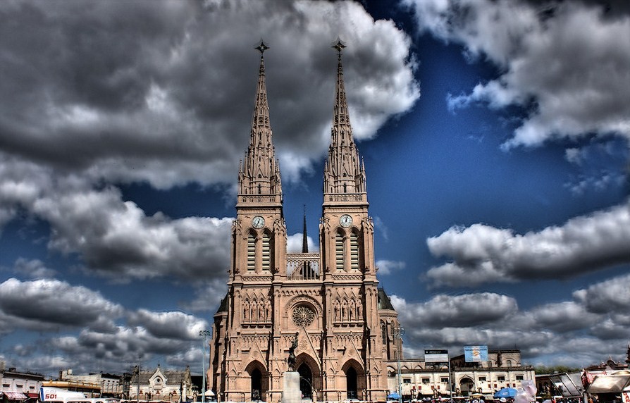 Viajando en positivo: LUJÁN ( Argentina )